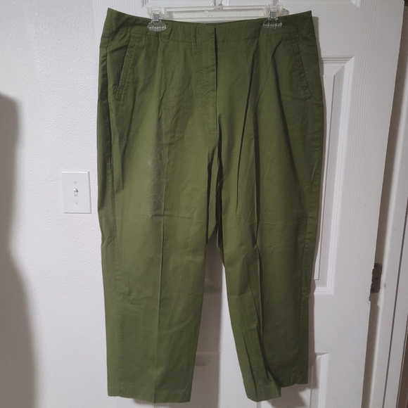 Mossimo Supply Co. | Pants & Jumpsuits | Mossimo 2 Womens Green Cropped ...